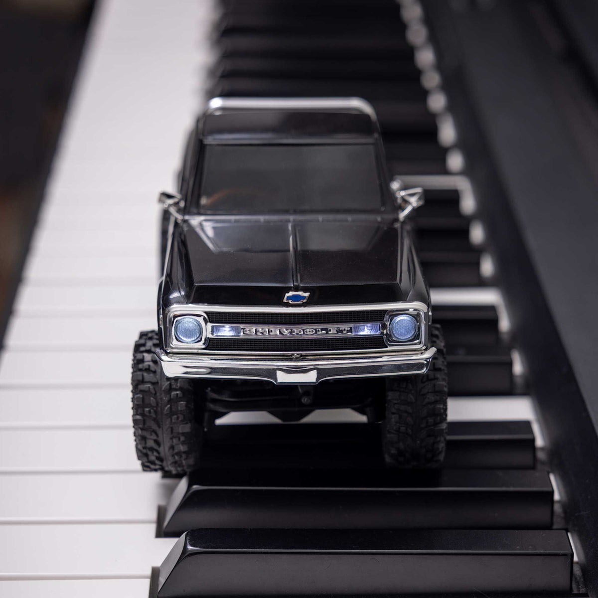 Axial AXI-2260T2 1/30 SCX30 Chevrolet K10 4X4 RTR Brushed Rock Crawler ...